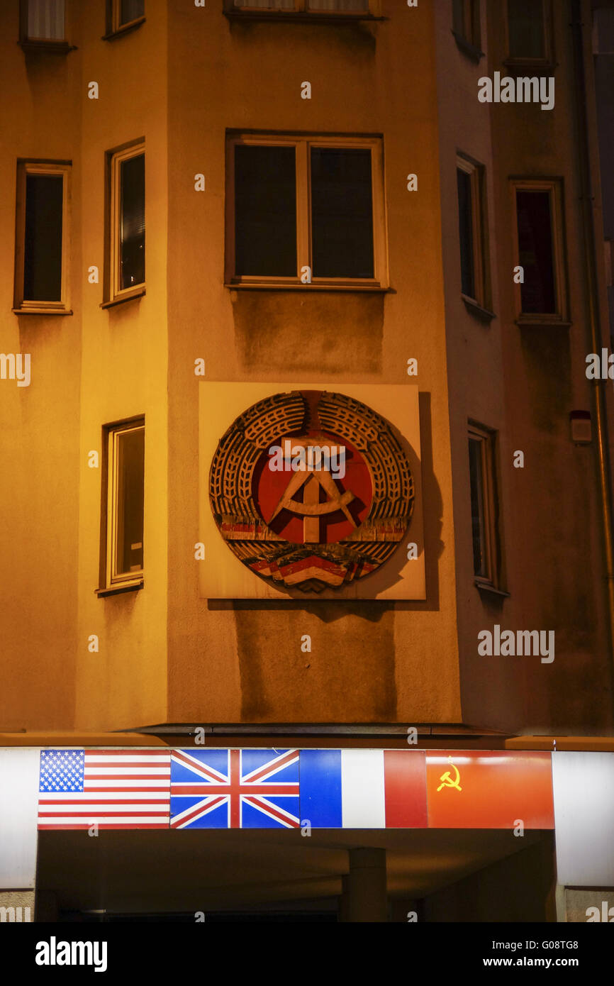 Haus am checkpoint charlie museum hi-res stock photography and images ...