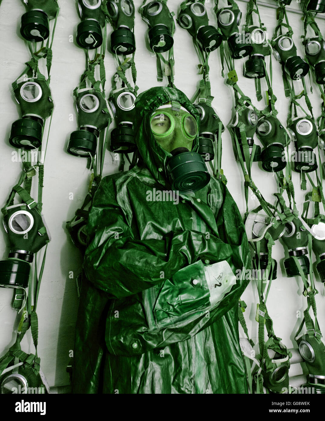 Young female soldier wearing hi-res stock photography and images - Alamy