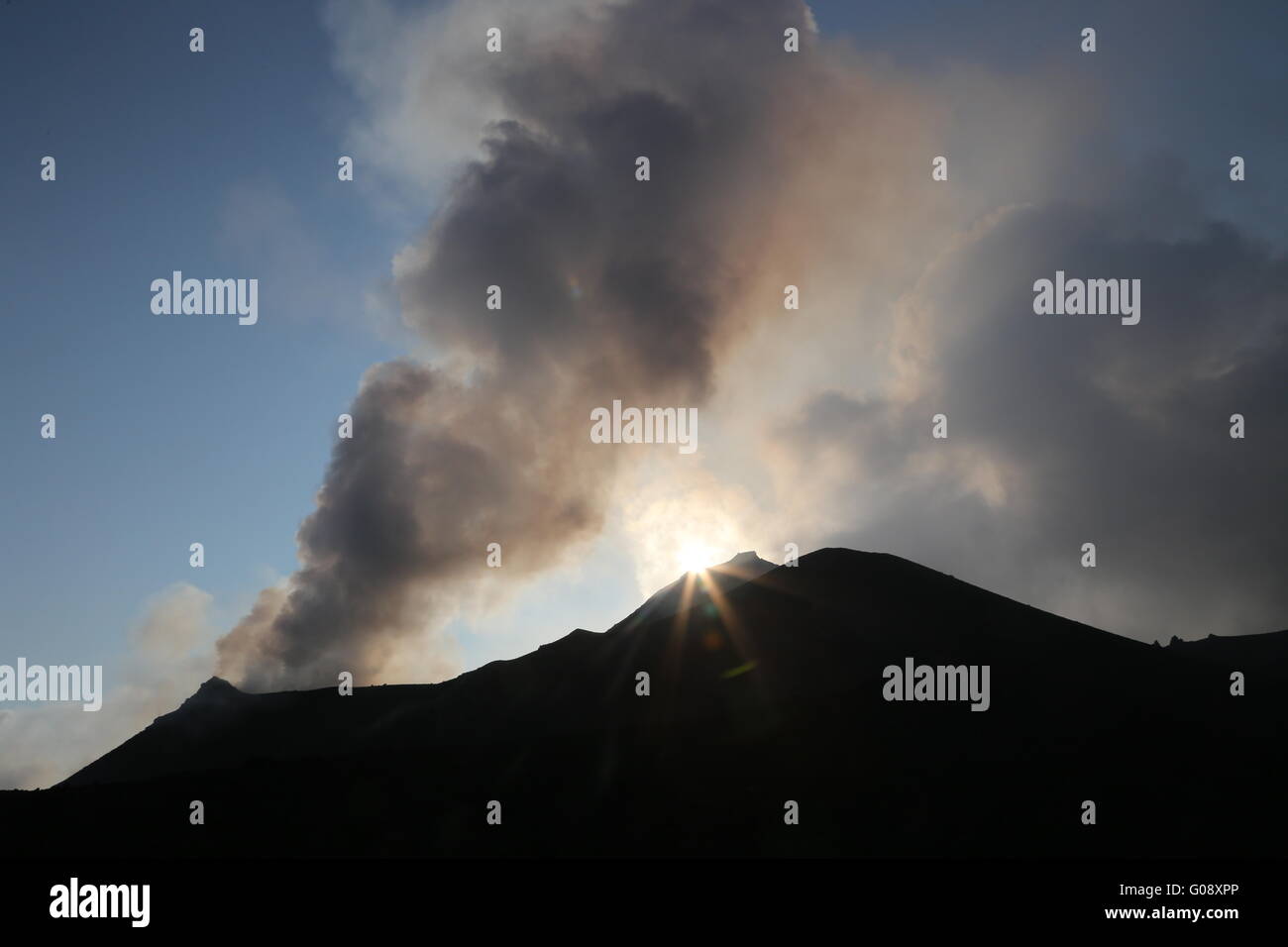 Smoke eruption volcano Stromboli erupting Stock Photo - Alamy