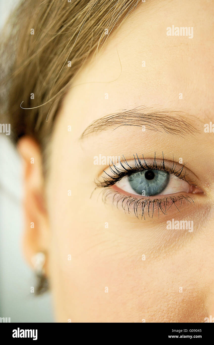 Persons eye hi-res stock photography and images - Alamy
