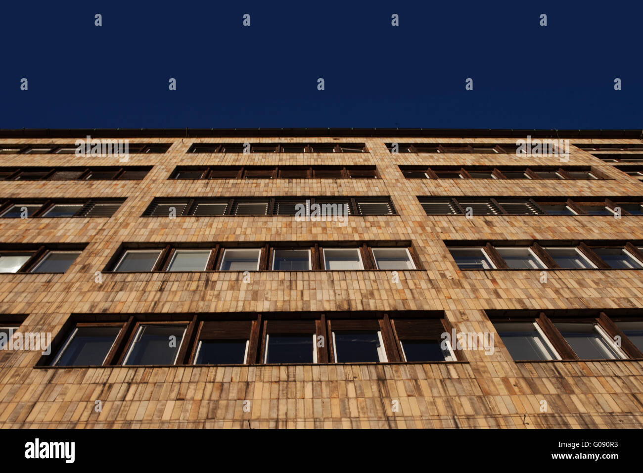 Large office block hi-res stock photography and images - Alamy