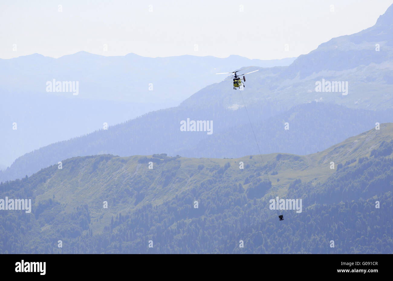 Helicopter carrying cargo hi-res stock photography and images - Alamy