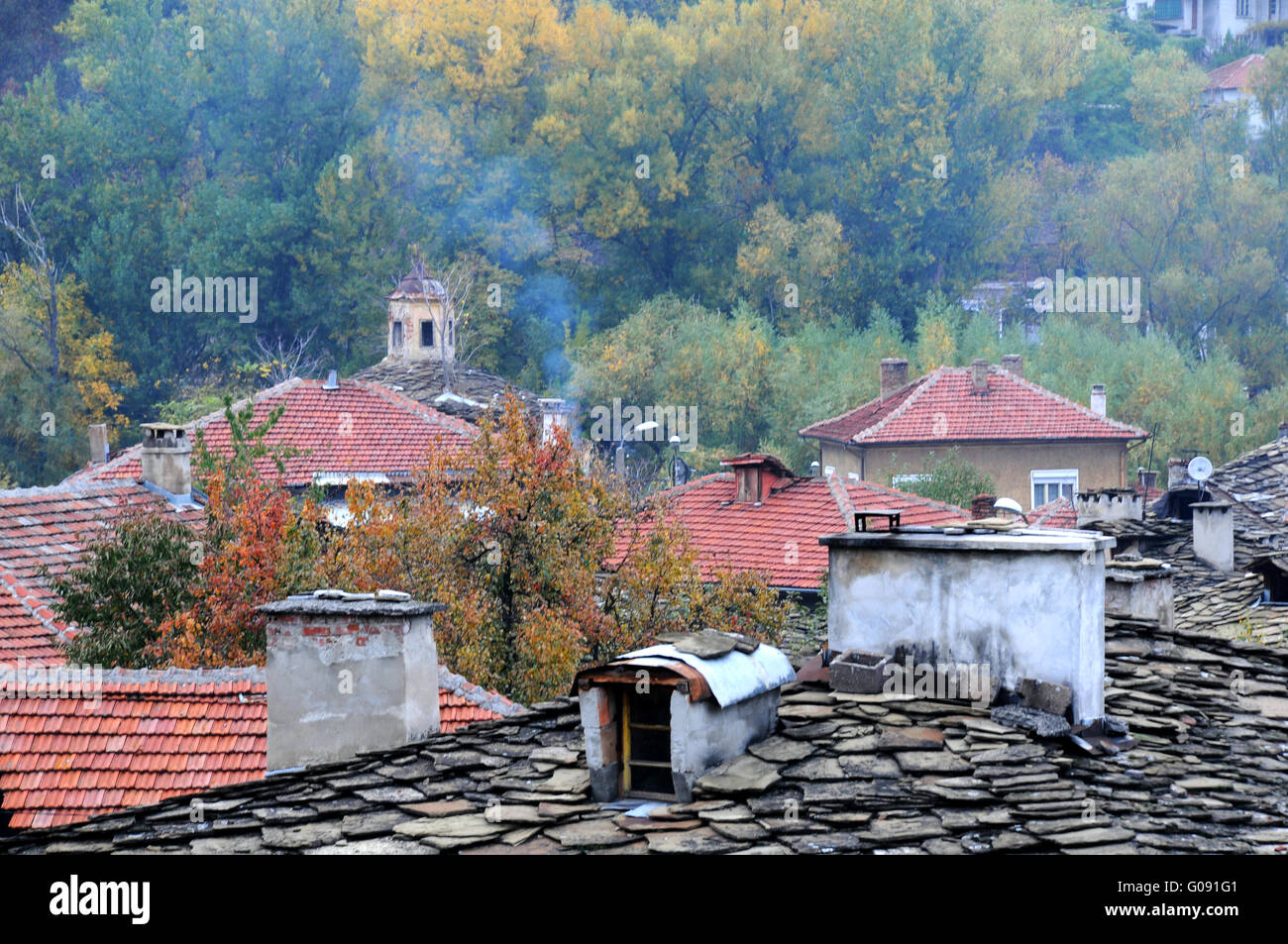 Cluster of roofs hi-res stock photography and images - Alamy