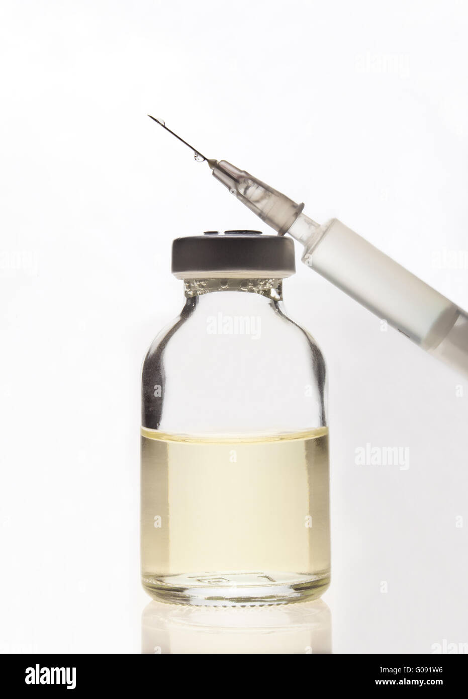 Vial and Syringe Stock Photo - Alamy