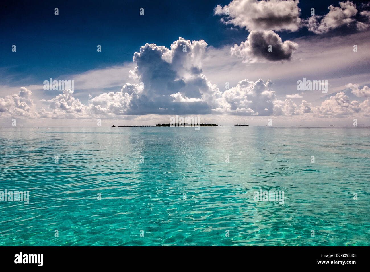Tropical tourism tourism holidays hi-res stock photography and images ...