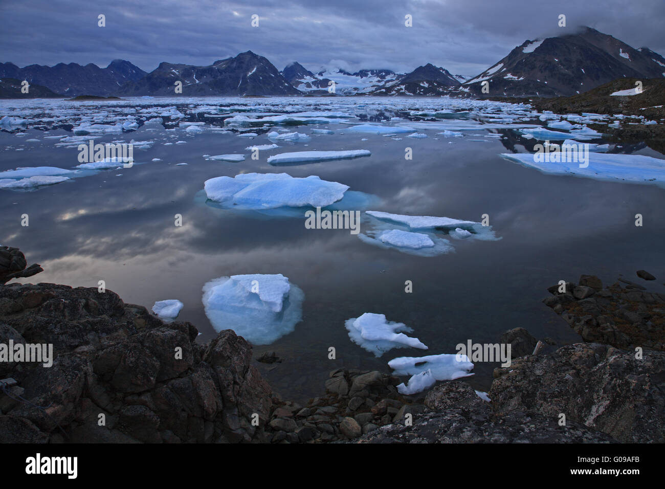 Groenland mountains hi-res stock photography and images - Alamy