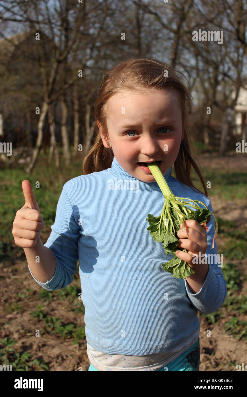 Girl chewing hi-res stock photography and images - Alamy