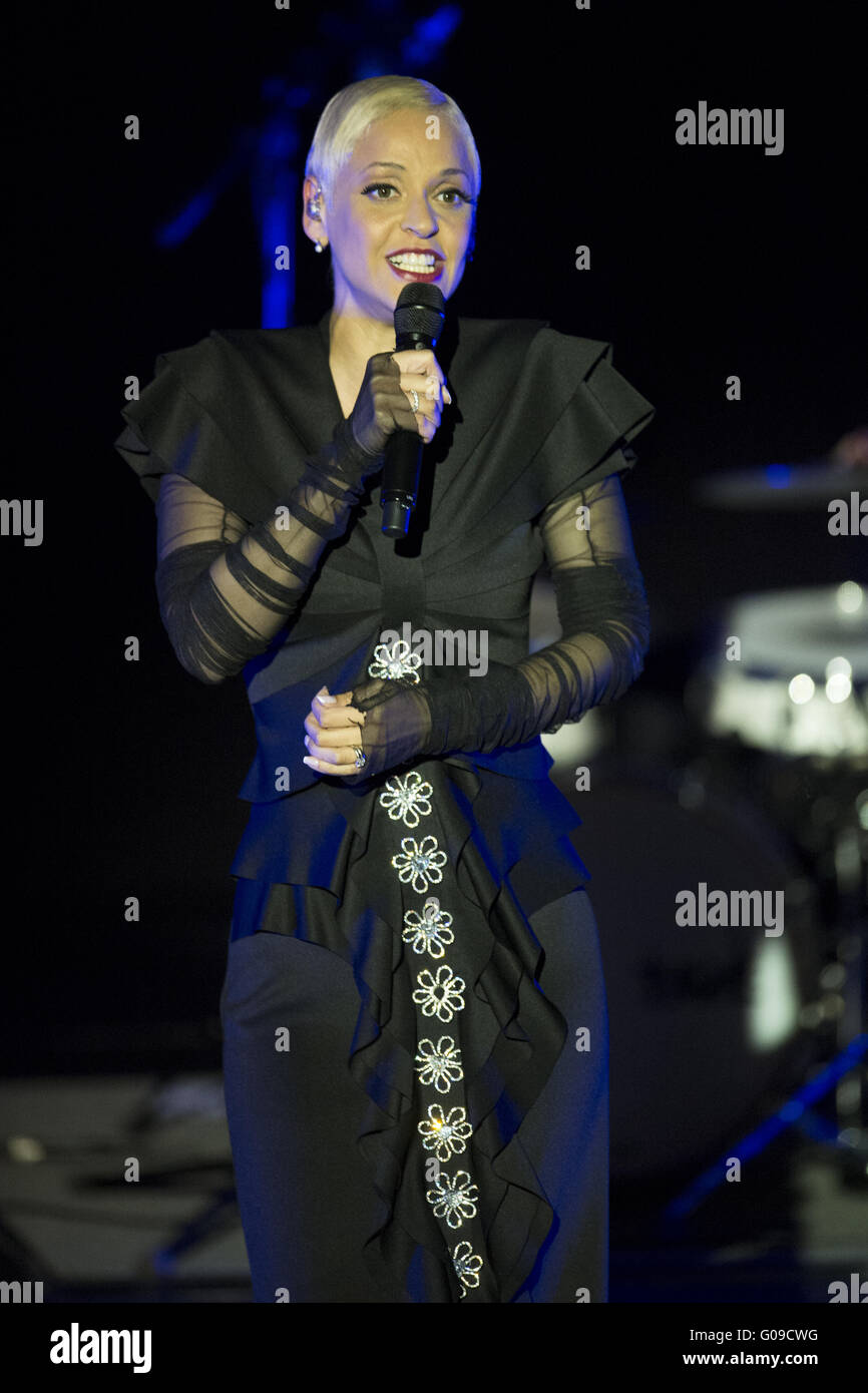 Mariza: The best Fado voice ever in Concert - Berlin Stock Photo - Alamy