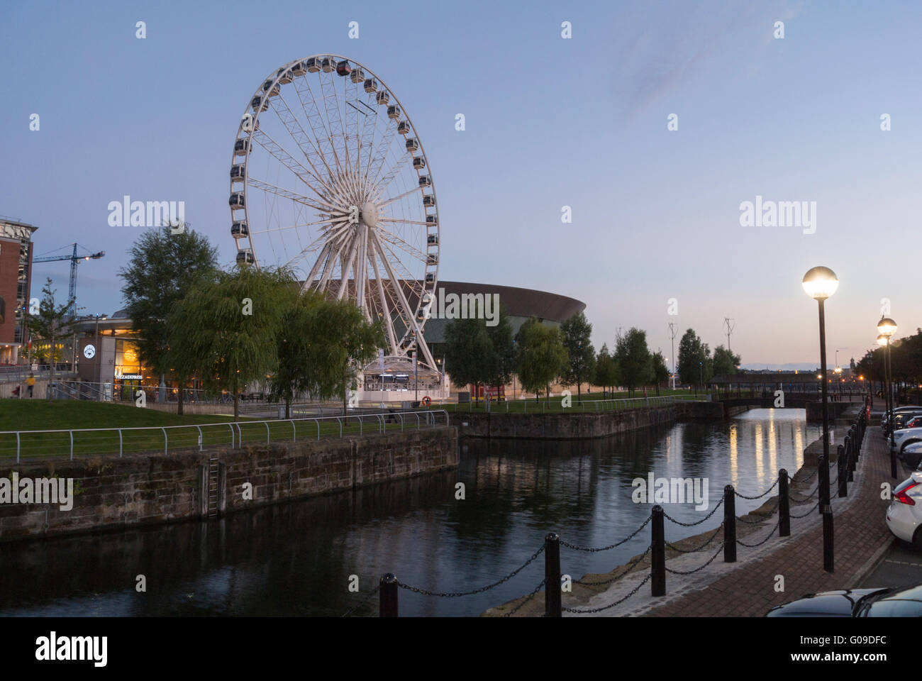 Echo Wheel of Liverpool at dusk, Dukes Dock, Liverpool, England, UK ...