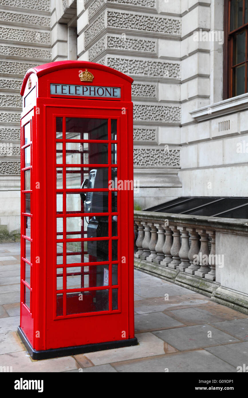 Classic red British telephone box in London Stock Photo - Alamy