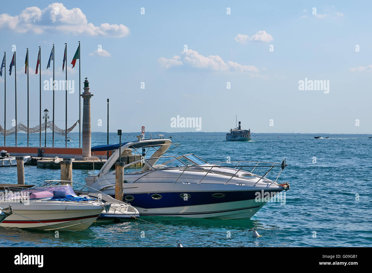 Garda flag hi-res stock photography and images - Alamy