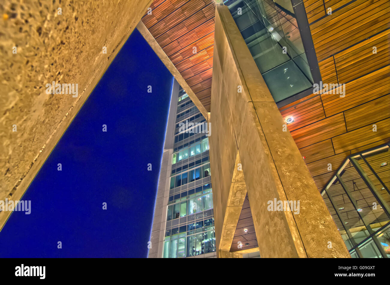Work night architecture hi-res stock photography and images - Alamy