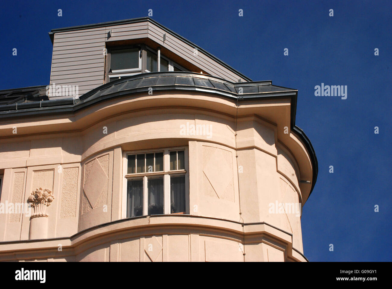 Corner tower hi-res stock photography and images - Alamy