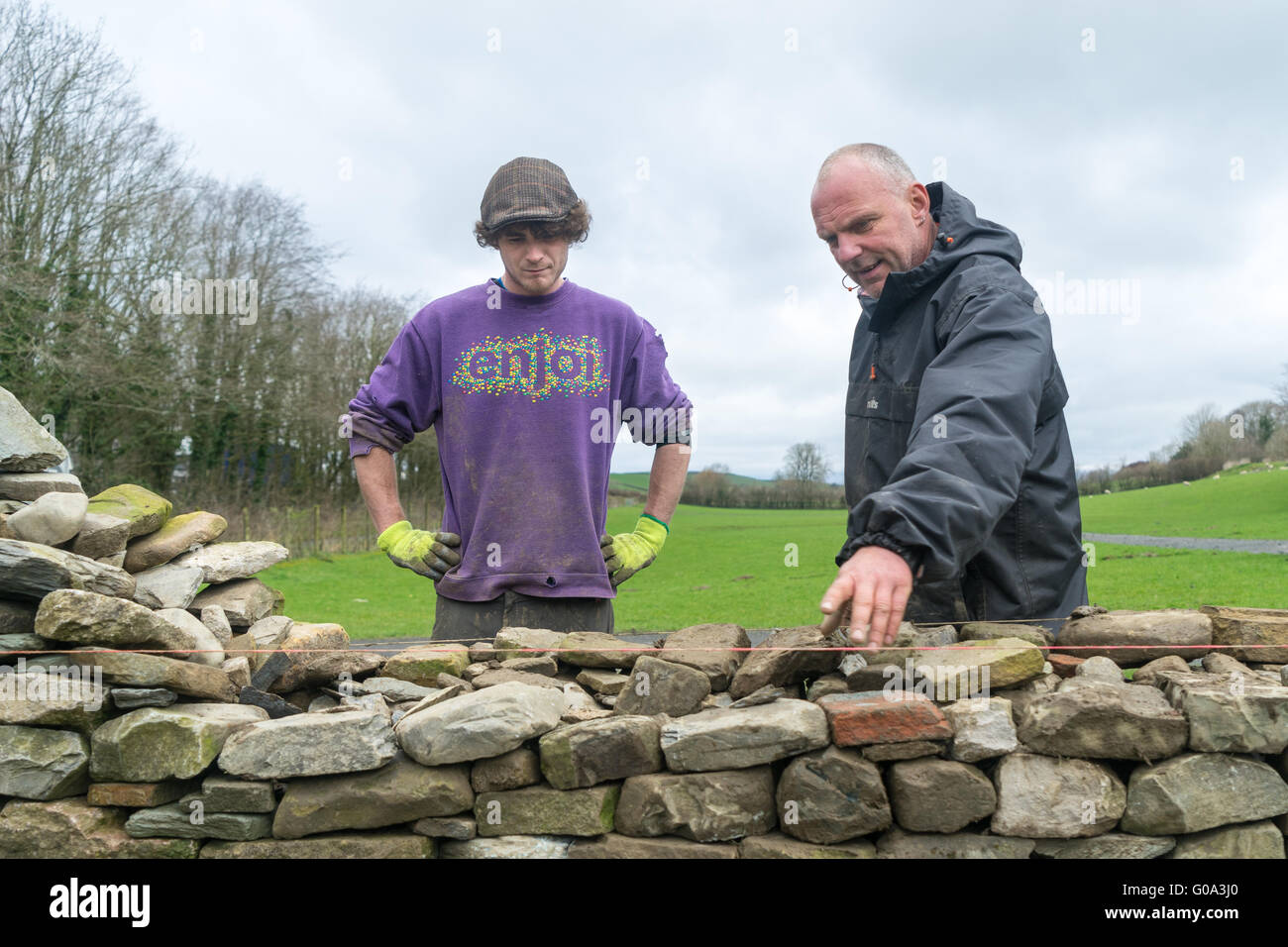 Stone craftsman hi-res stock photography and images - Alamy