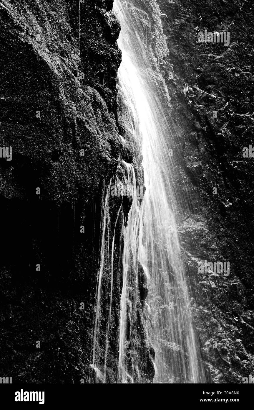 Water spray at the waterfall black and white Stock Photo - Alamy