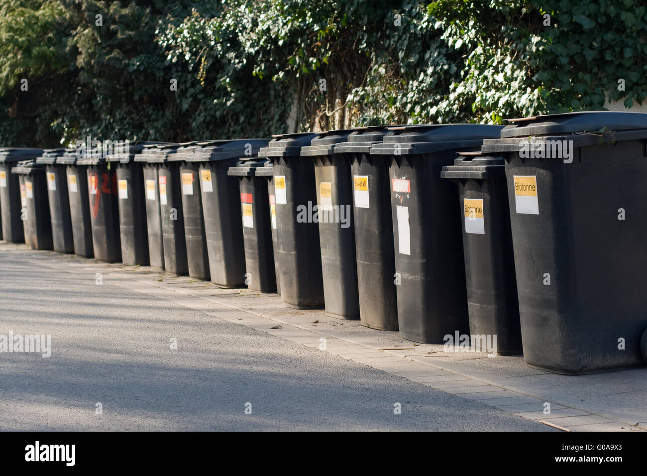 Biomulltonnen hi-res stock photography and images - Alamy