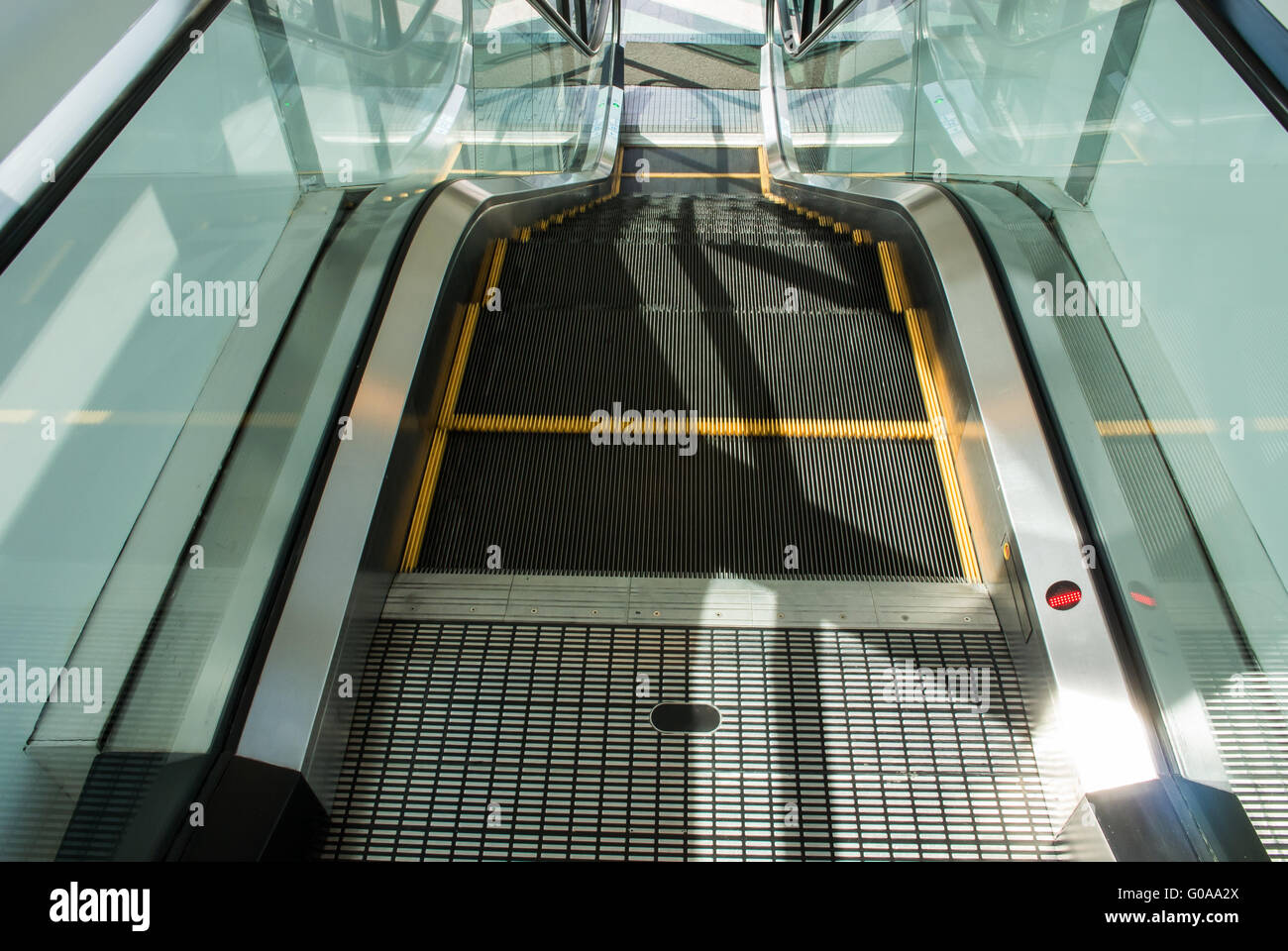 Modern automatic staircase hi-res stock photography and images - Alamy