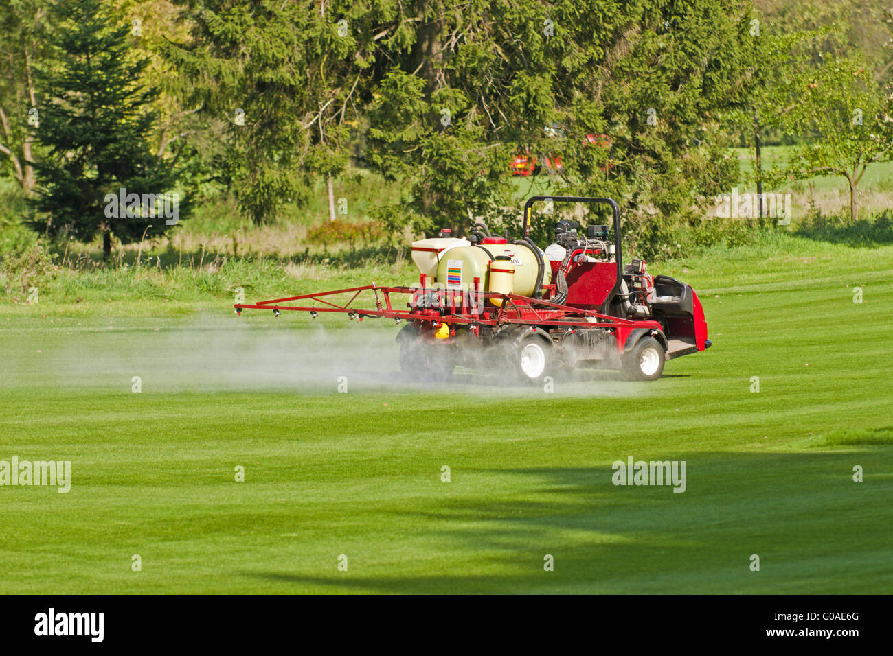 Lawn work hi-res stock photography and images - Alamy