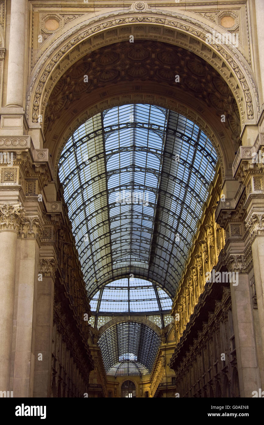 Building of the gallery Vittorio Emanuele in Milan Stock Photo - Alamy