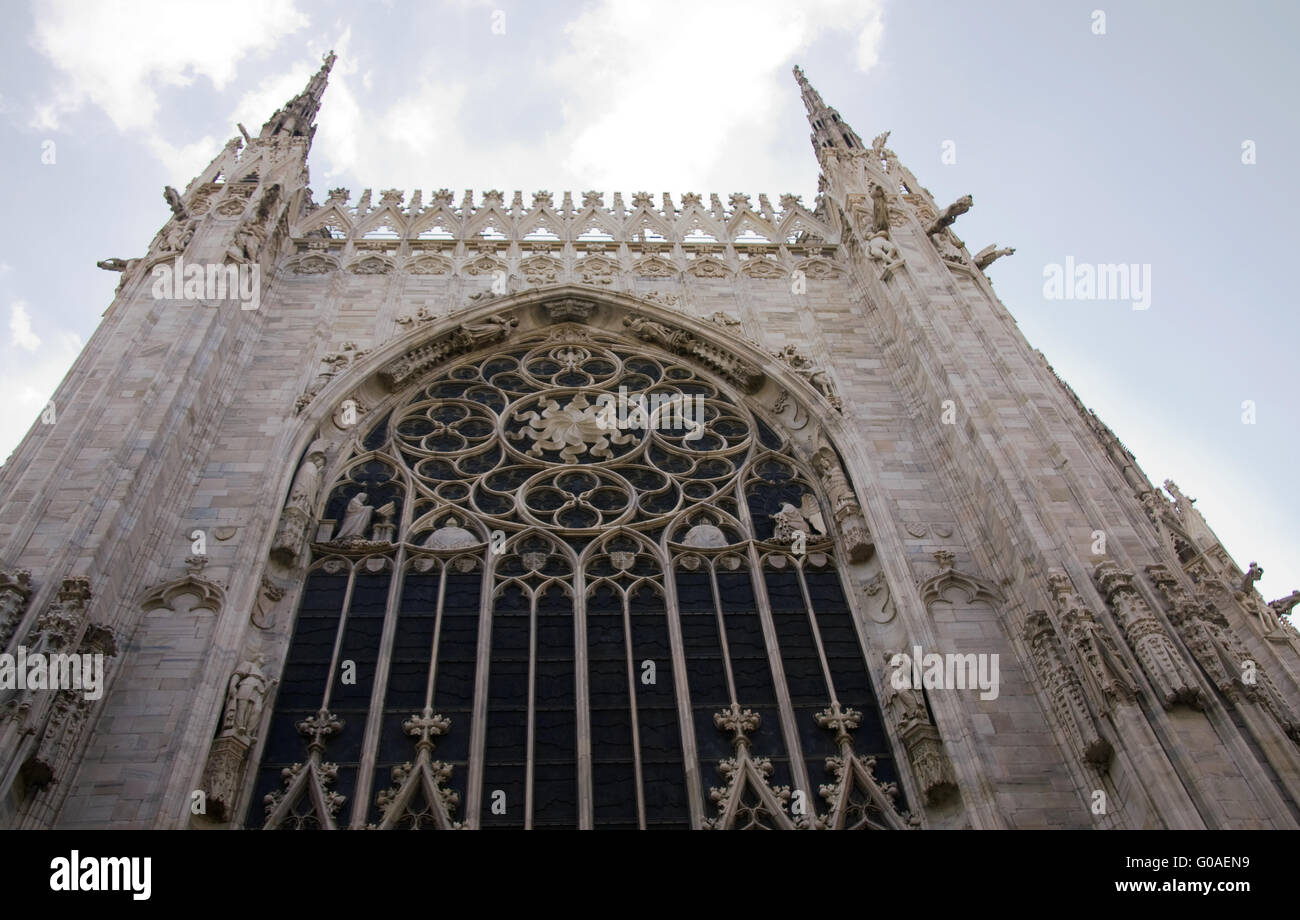 The side view of the cathedral in Milan Stock Photo - Alamy