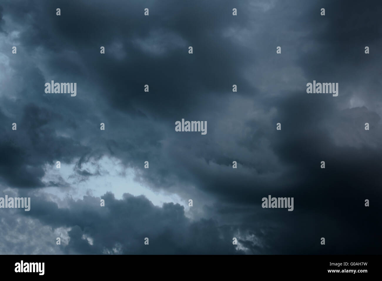 Dark menacing clouds hi-res stock photography and images - Alamy
