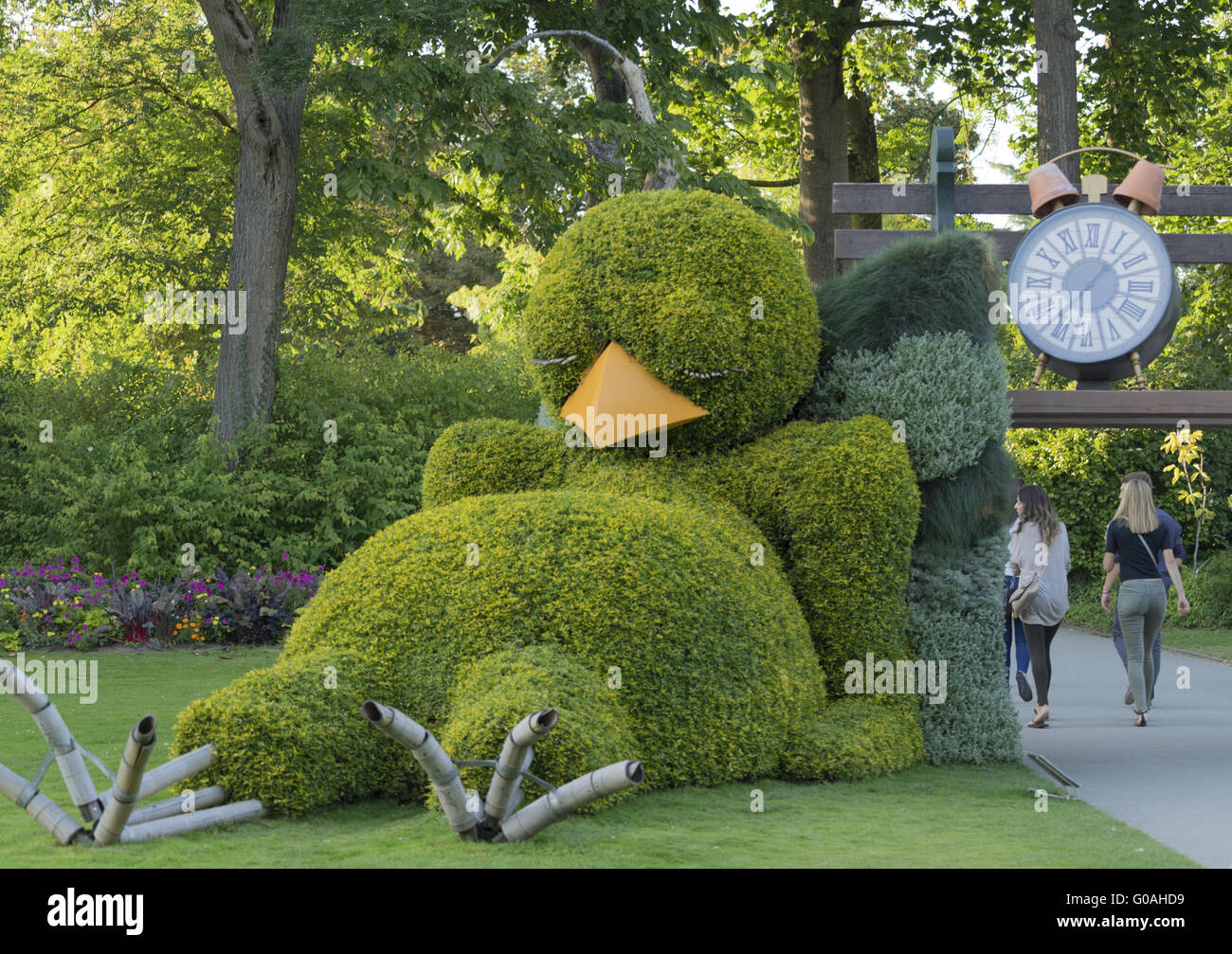 Garden art installation hi-res stock photography and images - Alamy