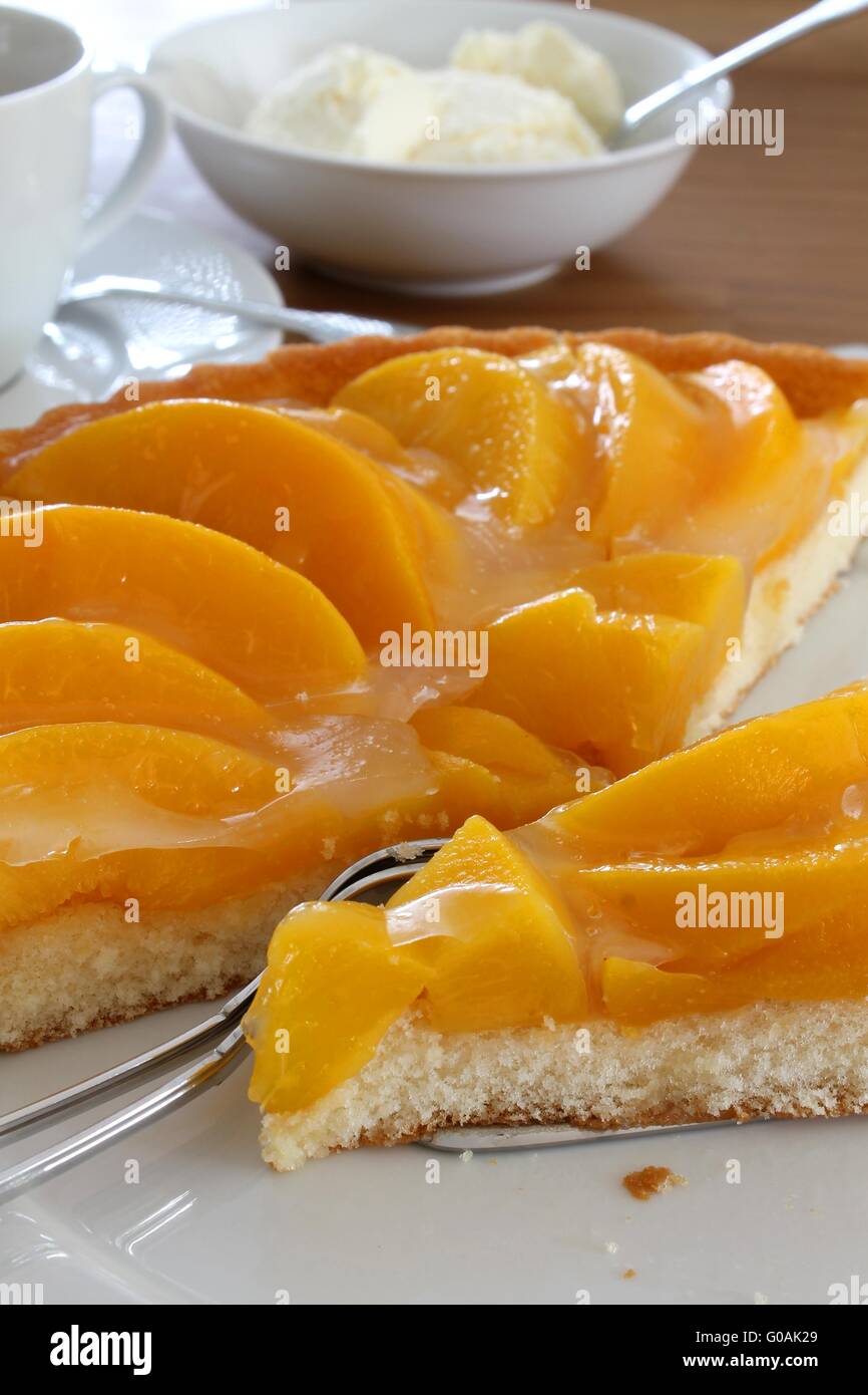 Peach torte hi-res stock photography and images - Alamy