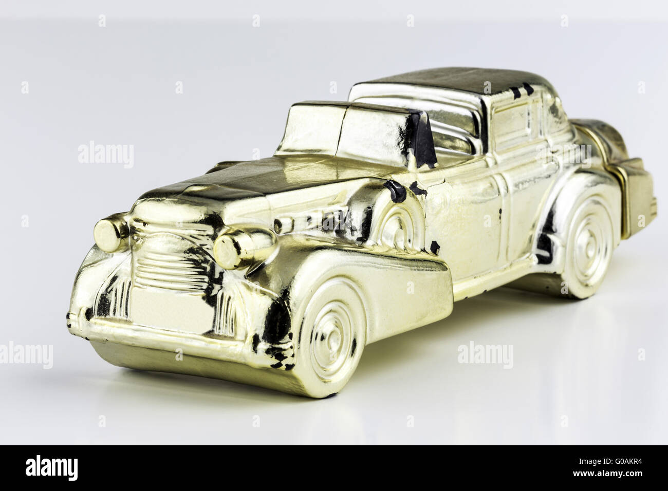 Golden car hi-res stock photography and images - Alamy