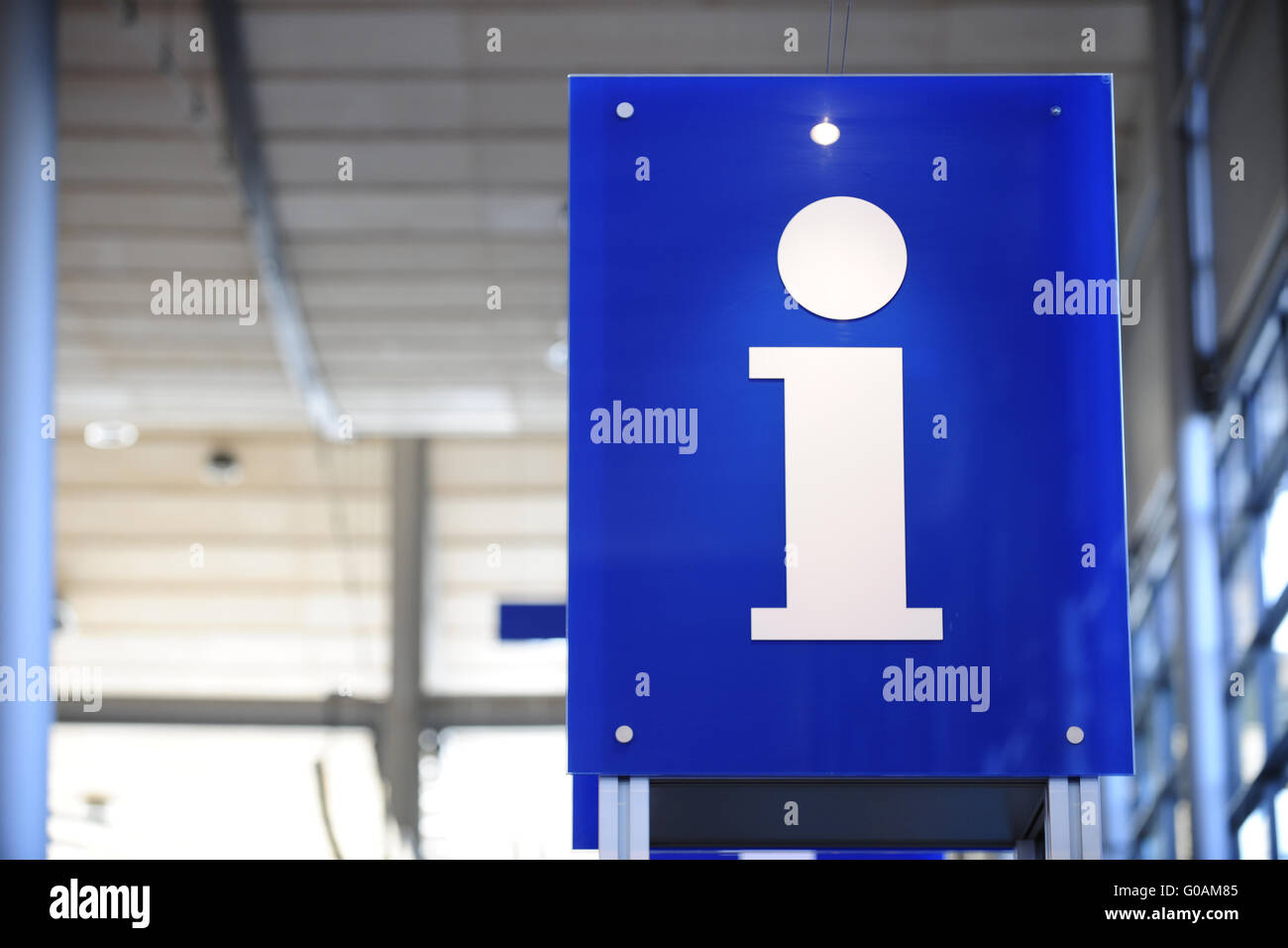 Meeting point schild hi-res stock photography and images - Alamy