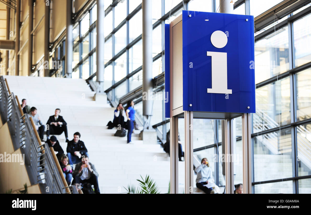 Meeting point schild hi-res stock photography and images - Alamy