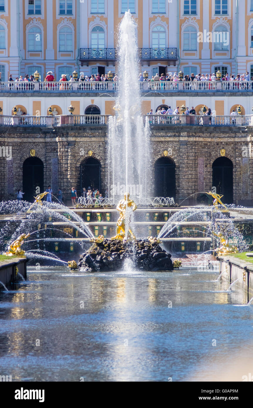 View on Great Cascade Fountain in Peterhof, Russia Stock Photo - Alamy