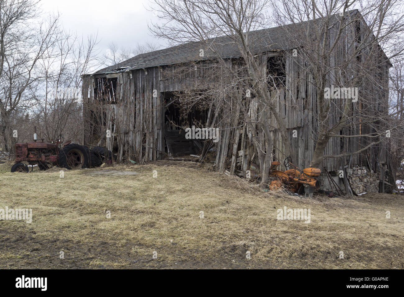 Rundown farm building hi-res stock photography and images - Alamy