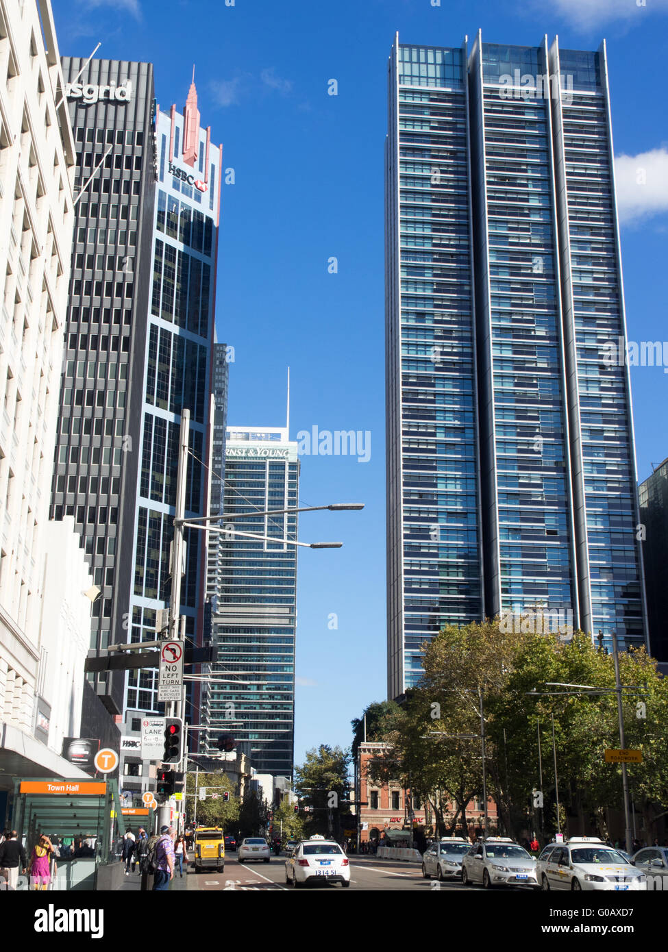 Hi rise office hi-res stock photography and images - Alamy