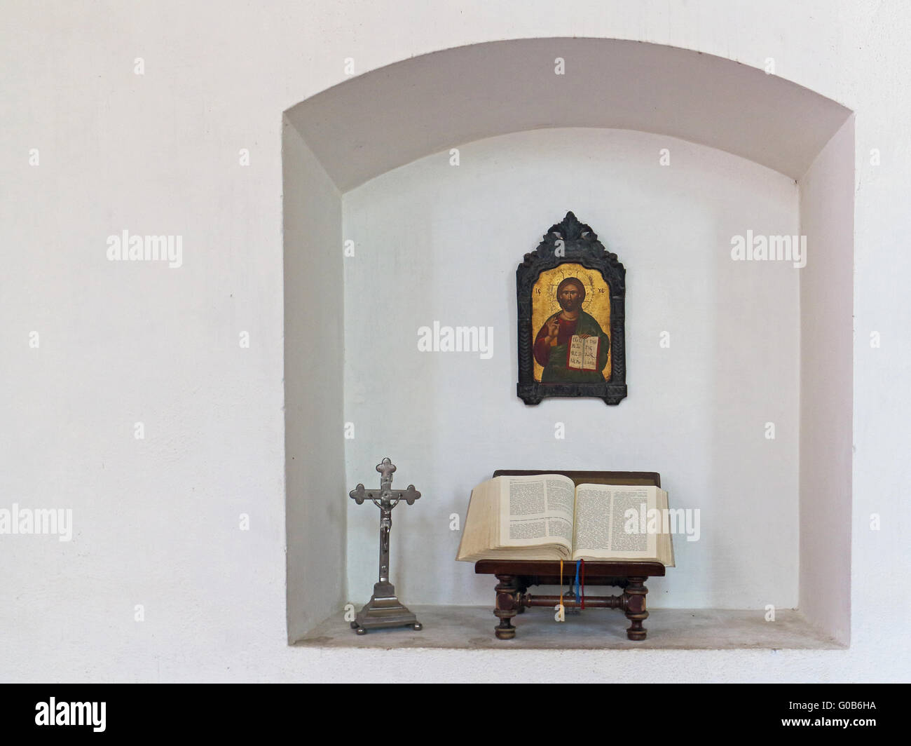 Traditional bible hi-res stock photography and images - Alamy