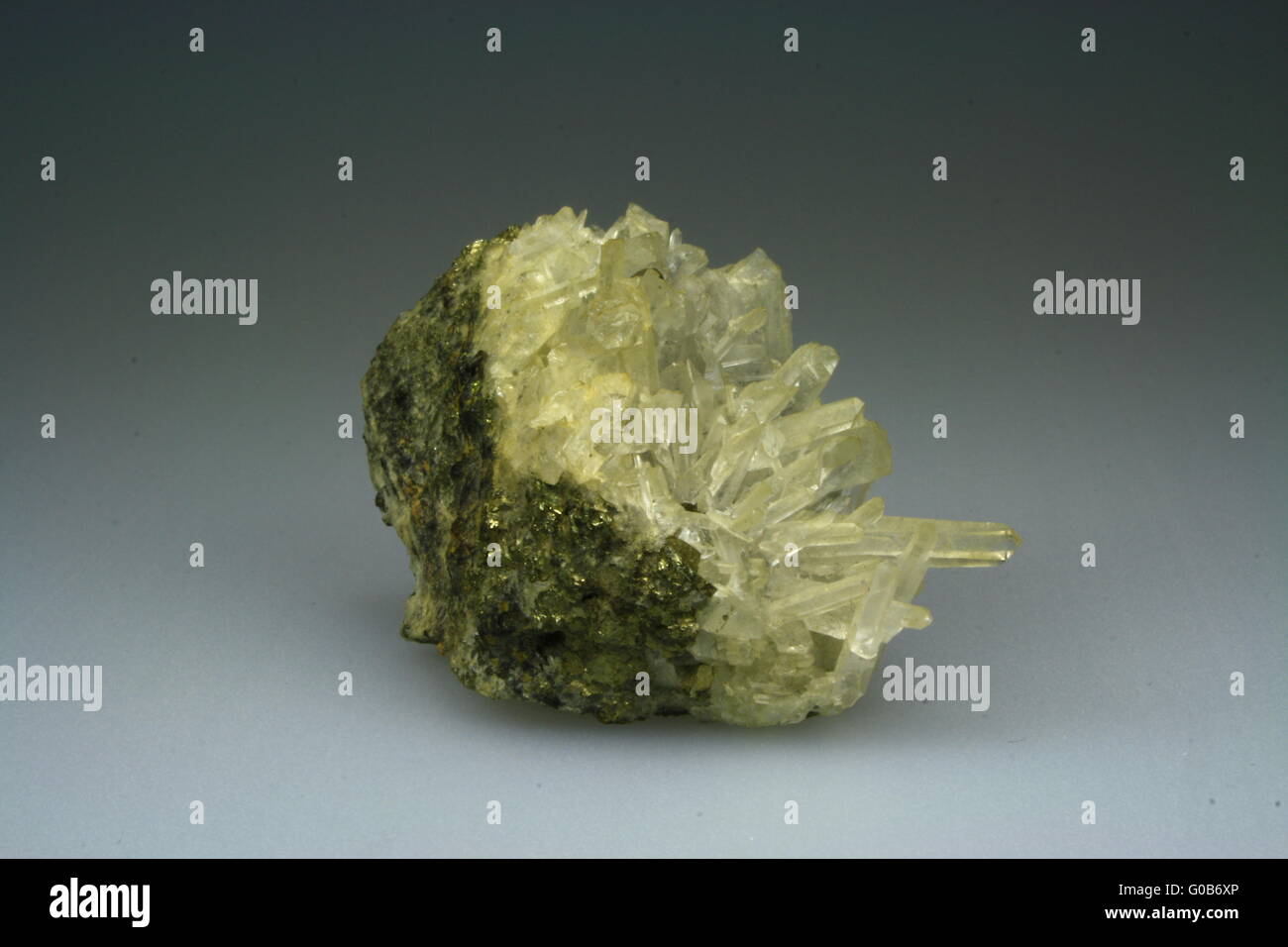 Calcit kristall hi-res stock photography and images - Alamy