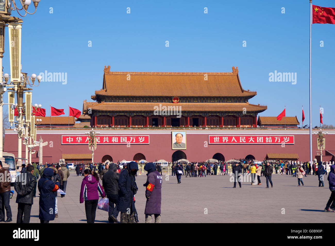 A Crowd Of Chinese Resident Visitors and Tourists Stock Photo - Alamy