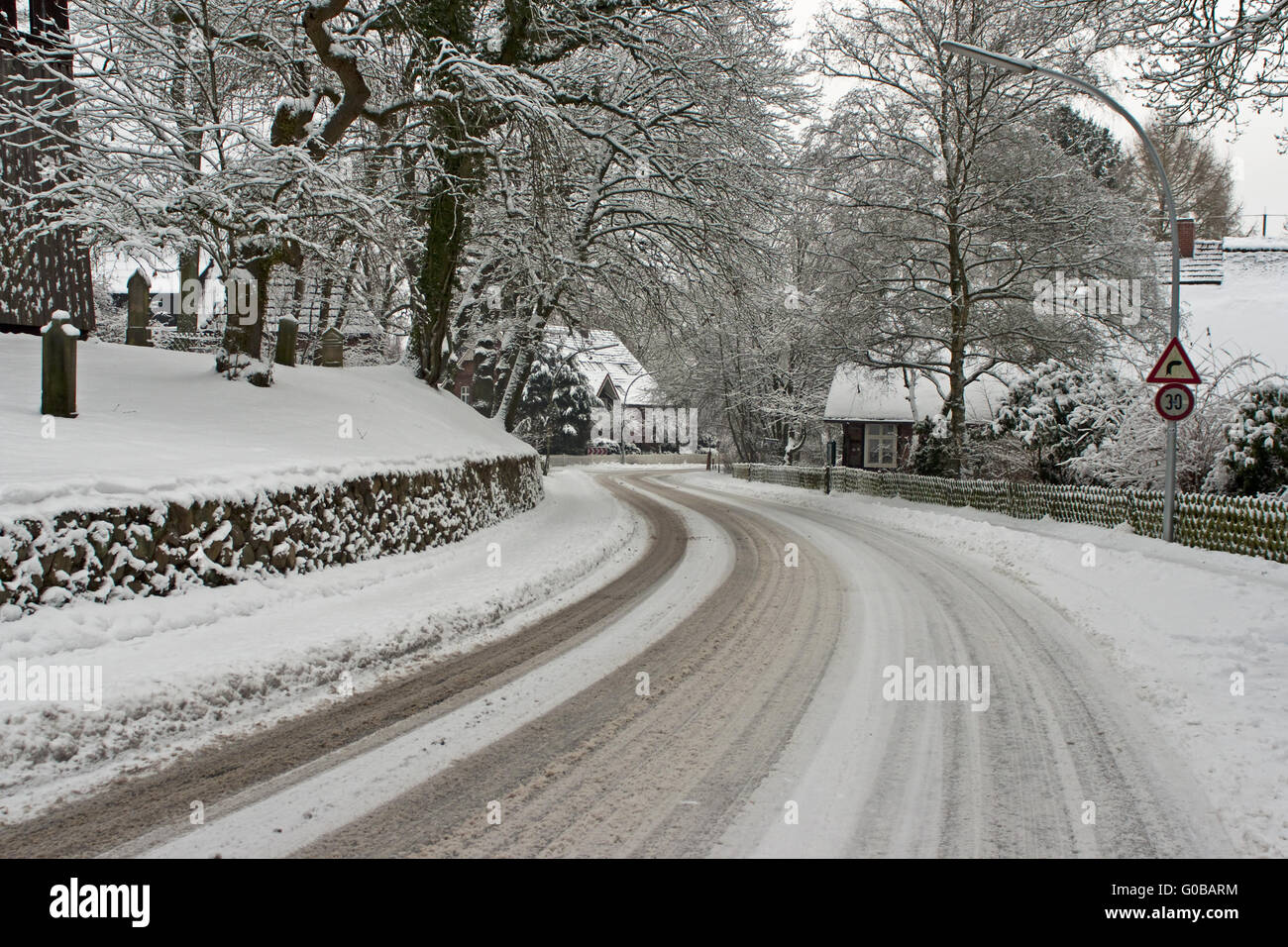 Cold street city hi-res stock photography and images - Alamy