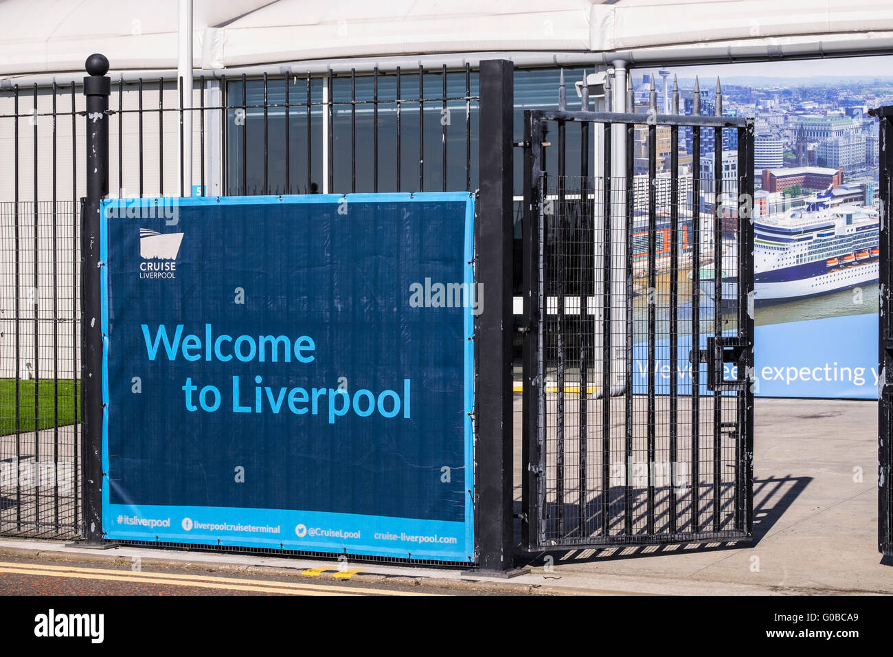 Welcome to Liverpool sign, Waterfront, Liverpool, Merseyside, England ...
