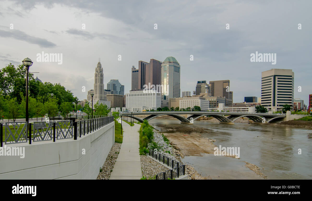 Columbus Ohio skyline and downtown streets in late afternoon Stock ...