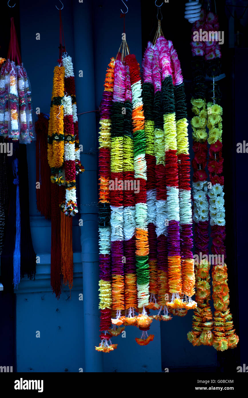 Hindu flower garland hi-res stock photography and images - Alamy