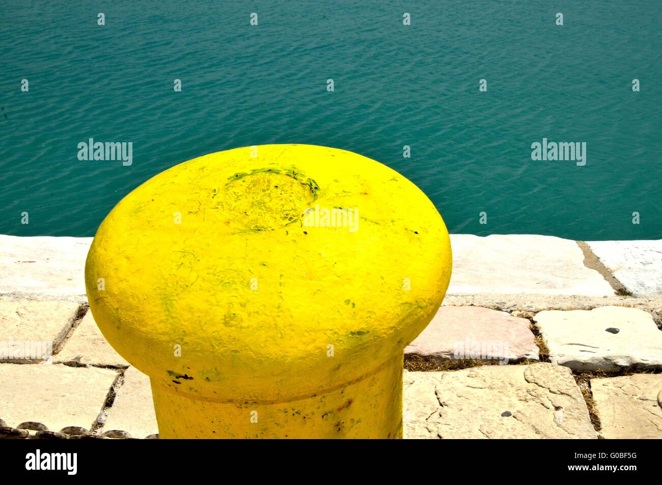 Yellow bollard hi-res stock photography and images - Alamy