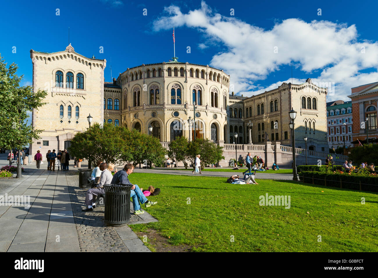 People enjoying life hi-res stock photography and images - Alamy