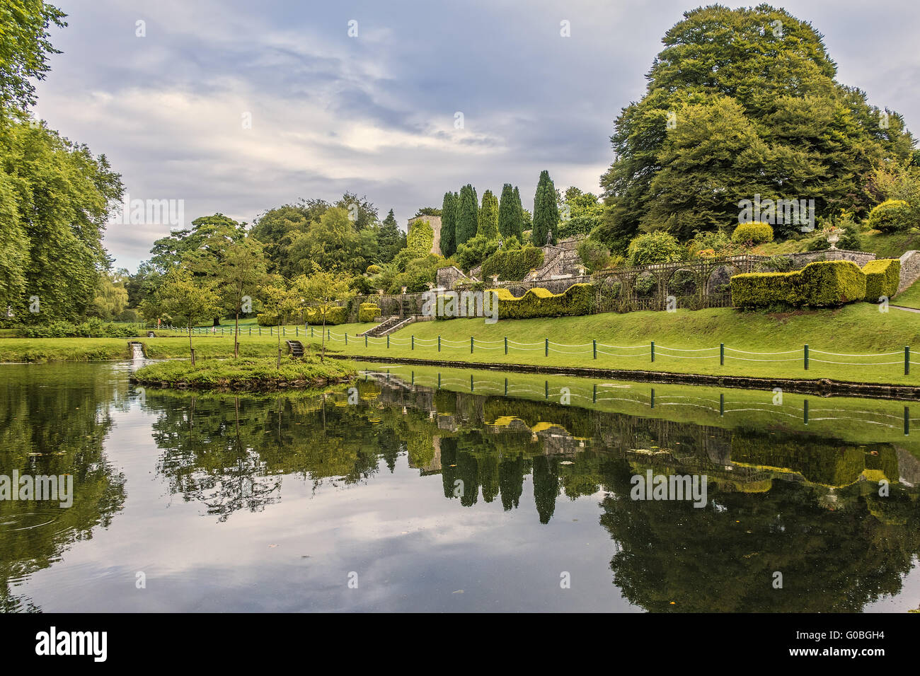 Welsh castle gardens hi-res stock photography and images - Alamy