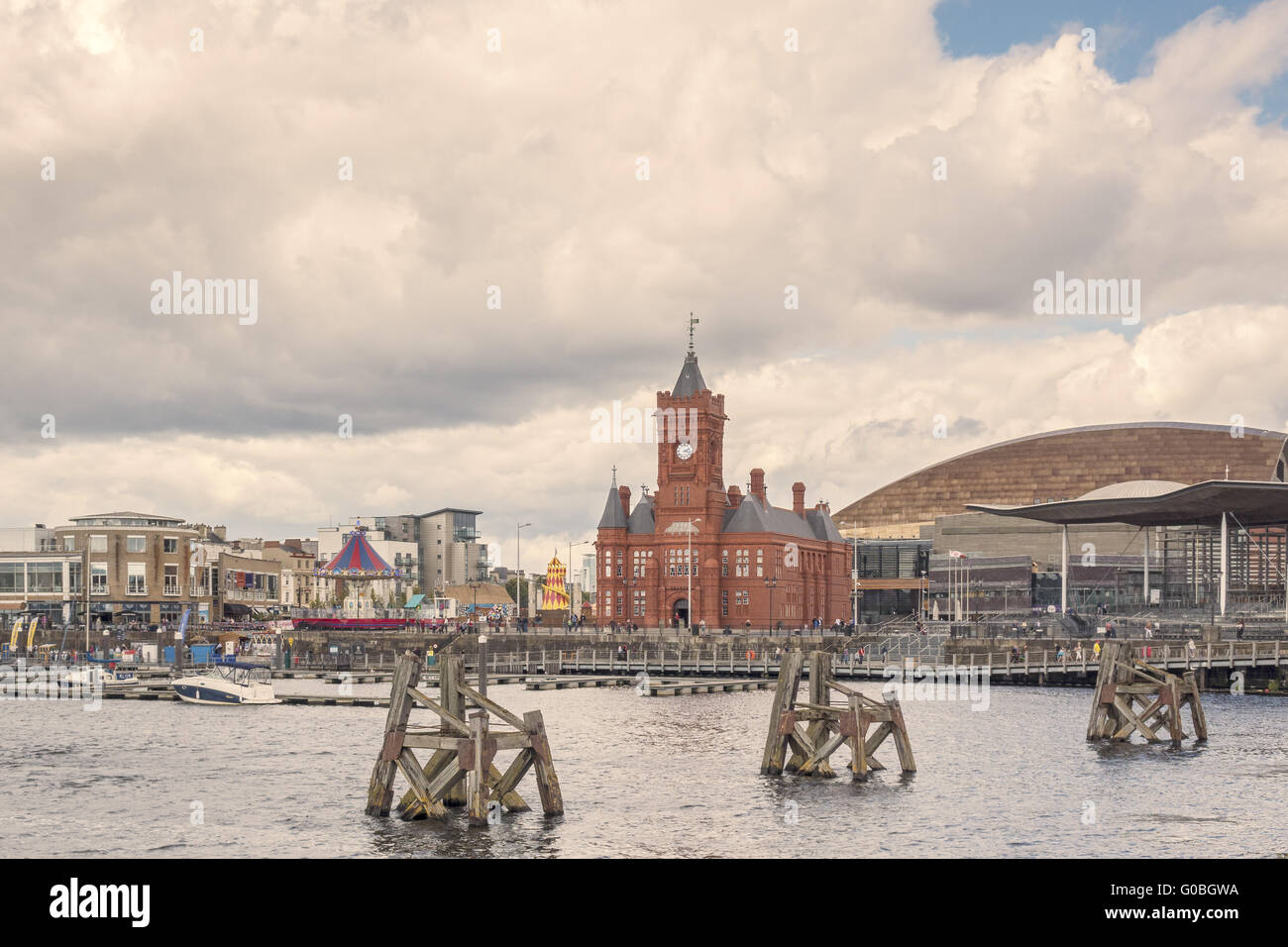 Welsh assembly buildings hi-res stock photography and images - Alamy