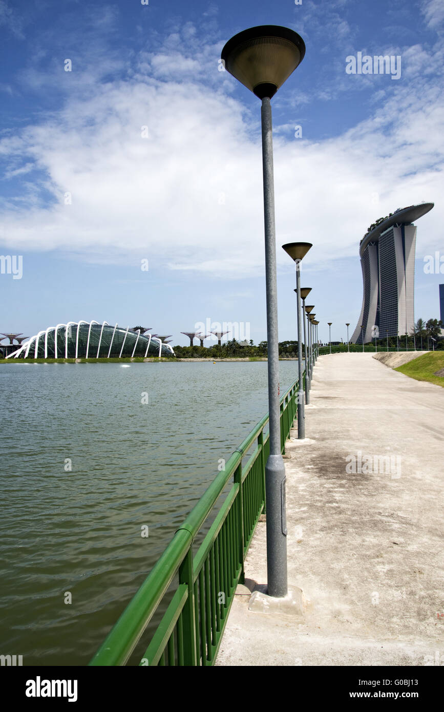 Boardwalk in Singapore (Marina Bay Sands Stock Photo - Alamy