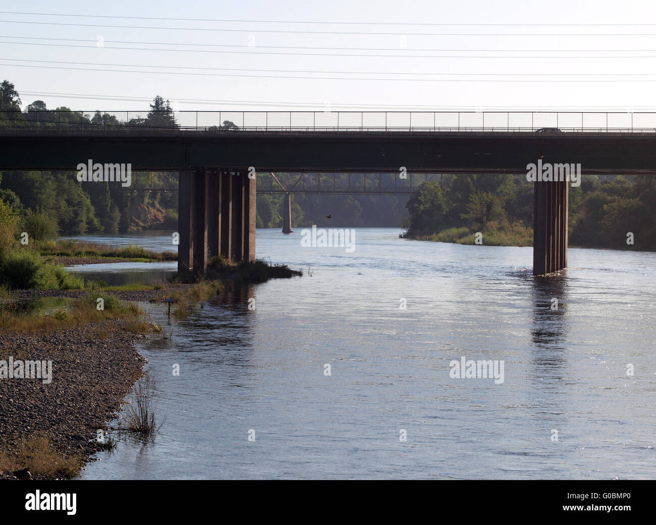 Two bridges across river hi-res stock photography and images - Alamy