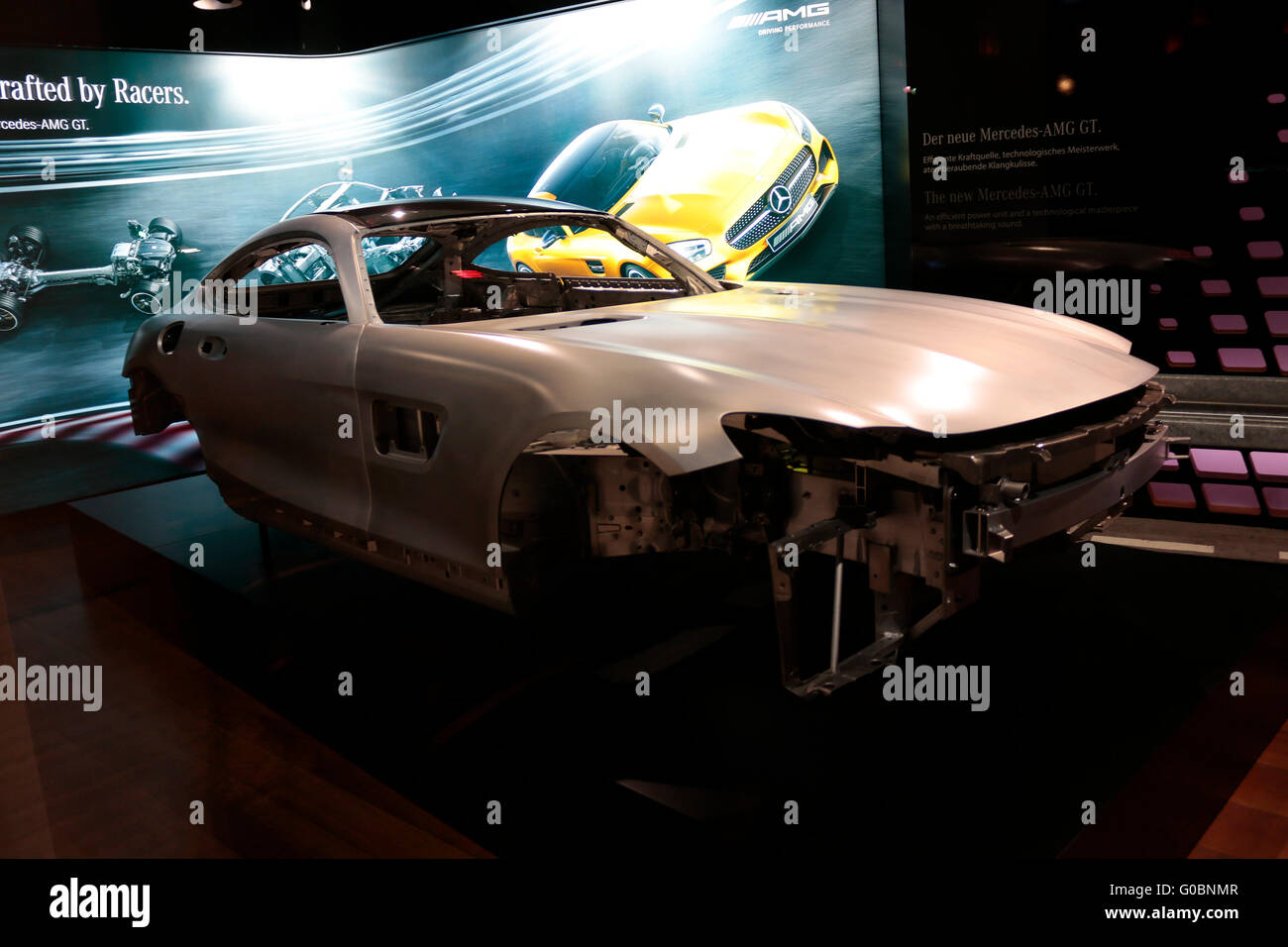 das Logo der Marke "Mercedes Benz", Berlin Stock Photo - Alamy