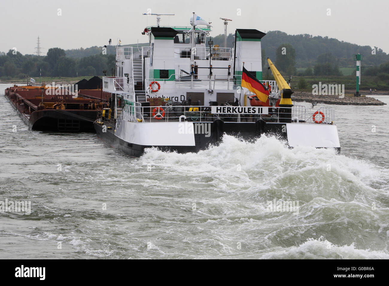 Push boat hi-res stock photography and images - Alamy