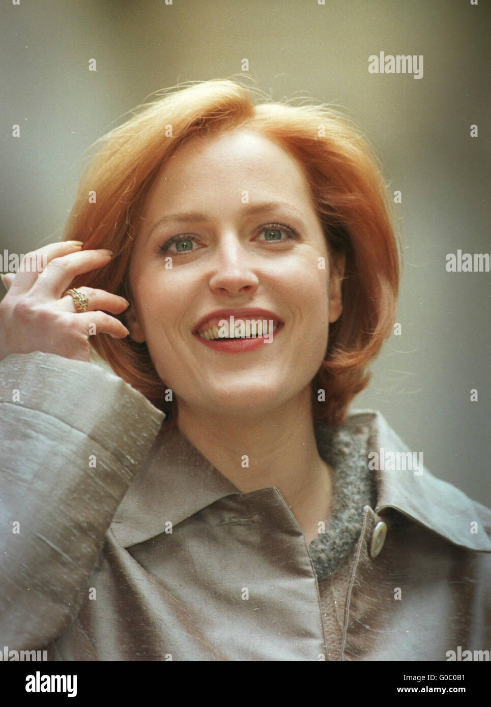 Gillian anderson 1999 hi-res stock photography and images - Alamy
