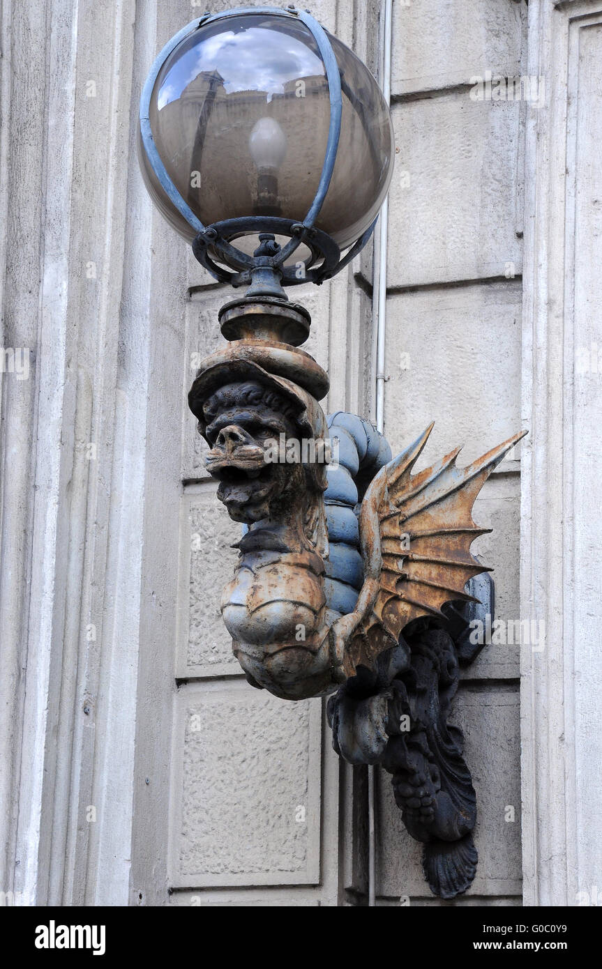 Vintage street light hi-res stock photography and images - Alamy